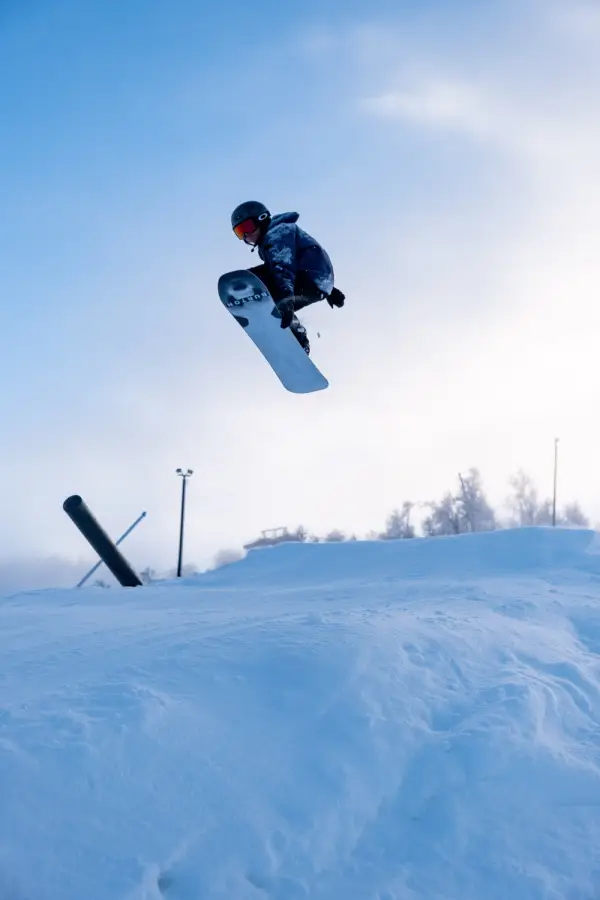 Asian Snowboard Girl from Indonesia | Zazi Landman